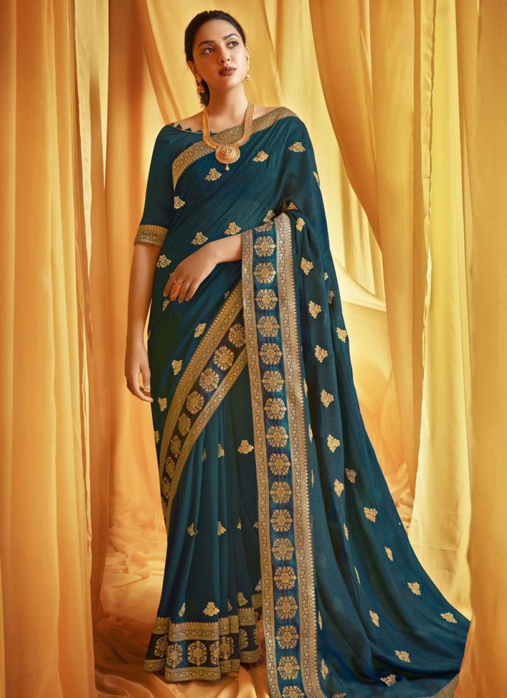 Buy Trendy Classic Saree For Ceremonial Online